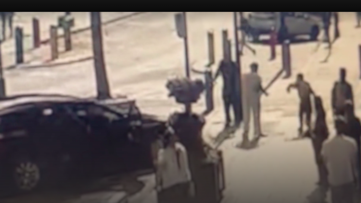 Video shows bizarre brawl on troubled Talbot Street as group arrive in ...