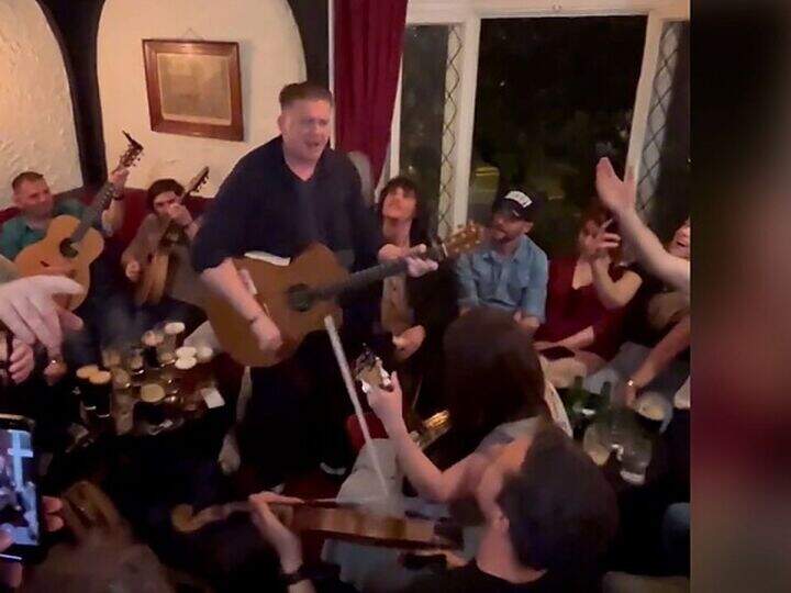 Damien Dempsey leads All-Ireland winners Dublin in singsong tribute to ...