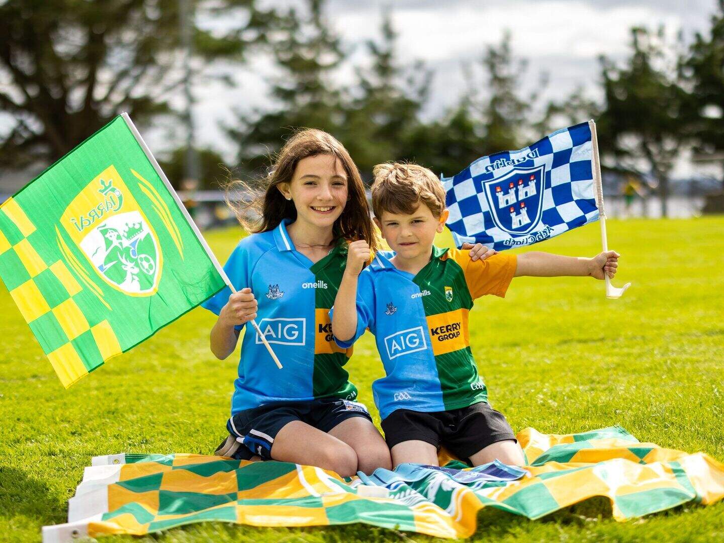 Kerry transformed into a sea of green and gold All-Ireland fever takes ...
