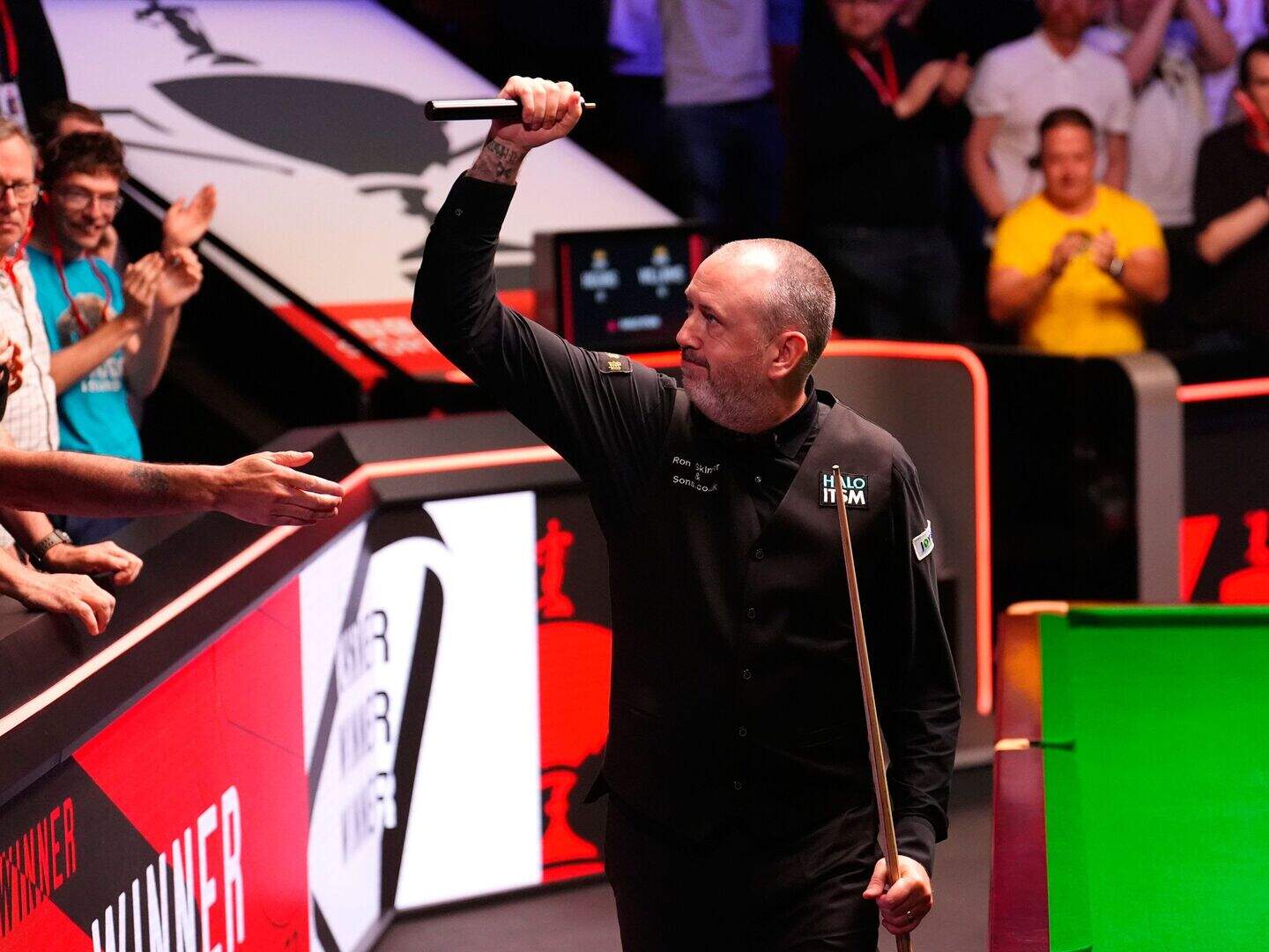 Mark Williams beats fellow veteran John Higgins in final frame to reach ...