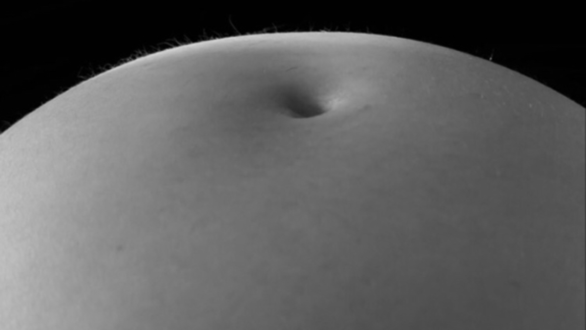 2FM star Lottie Ryan reveals stunning baby bump in Instagram post ...