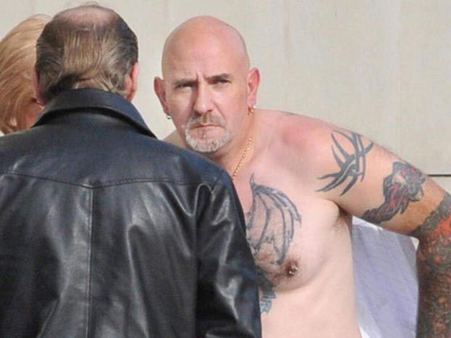 Woman-beater James Kenny teams up with old enemy Paul Gray to sell ...