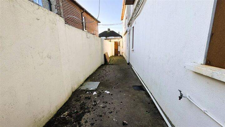 Drug dealer David Waldron's seized Cabra house to be auctioned for € ...